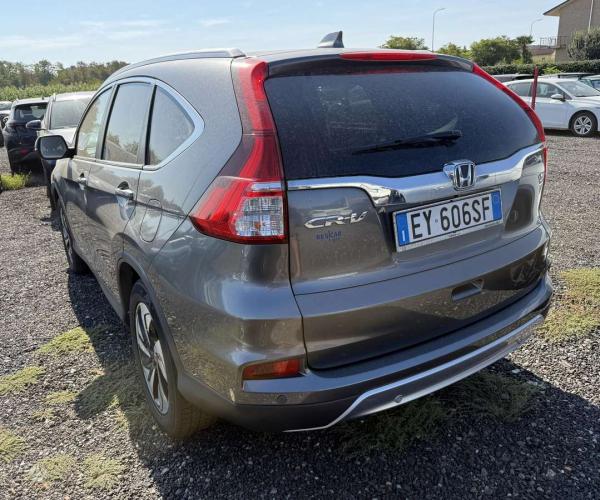 Brown Honda CR-V 2015 in Siauliai, with an engine capacity of 1.60 L and mileage of 125 thousand km for 10900 €, photo 7 on AUTOMOTO.COM.LV