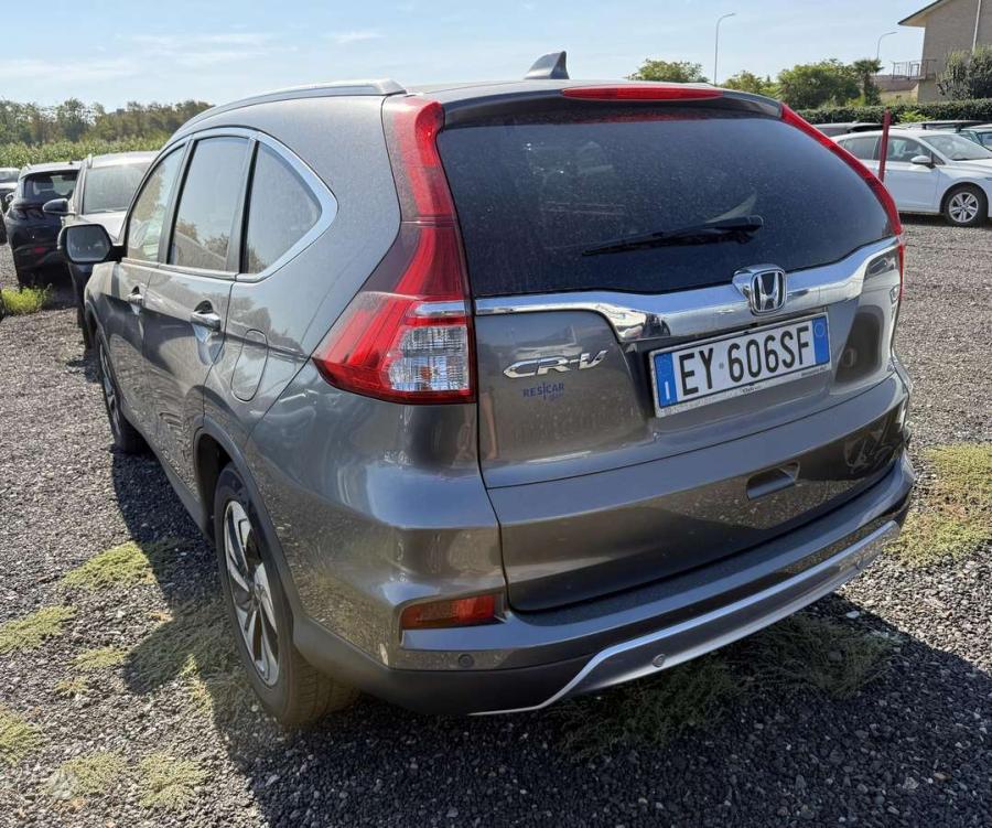 Brown Honda CR-V 2015 in Siauliai, with an engine capacity of 1.60 L and mileage of 125 thousand km for 10900 €, photo 7 on AUTOMOTO.COM.LV