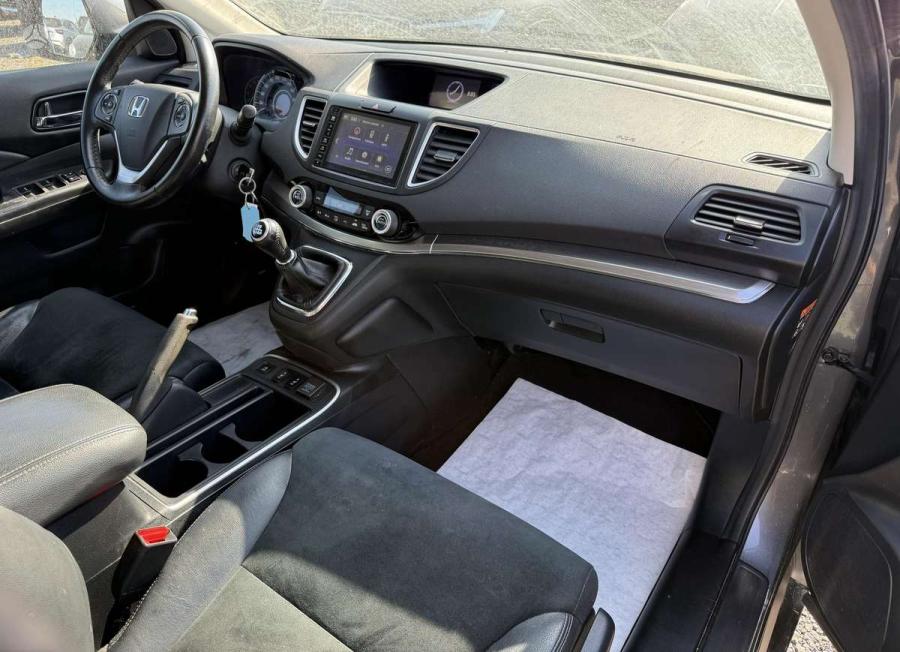 Brown Honda CR-V 2015 in Siauliai, with an engine capacity of 1.60 L and mileage of 125 thousand km for 10900 €, photo 8 on AUTOMOTO.COM.LV