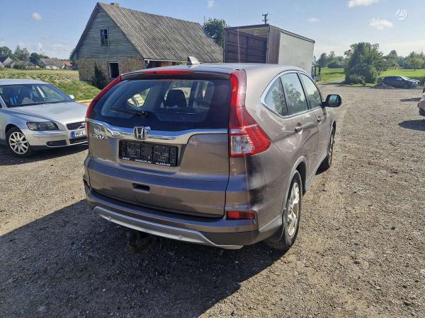 Brown Honda CR-V 2015 in Marijampole, with an engine capacity of 1.60 L and mileage of 450 thousand km for 5500 €, photo 8 on AUTOMOTO.COM.LV