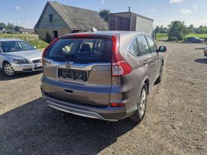 Brown Honda CR-V 2015 in Marijampole, with an engine capacity of 1.60 L and mileage of 450 thousand km for 5500 €, photo 8 on AUTOMOTO.COM.LV