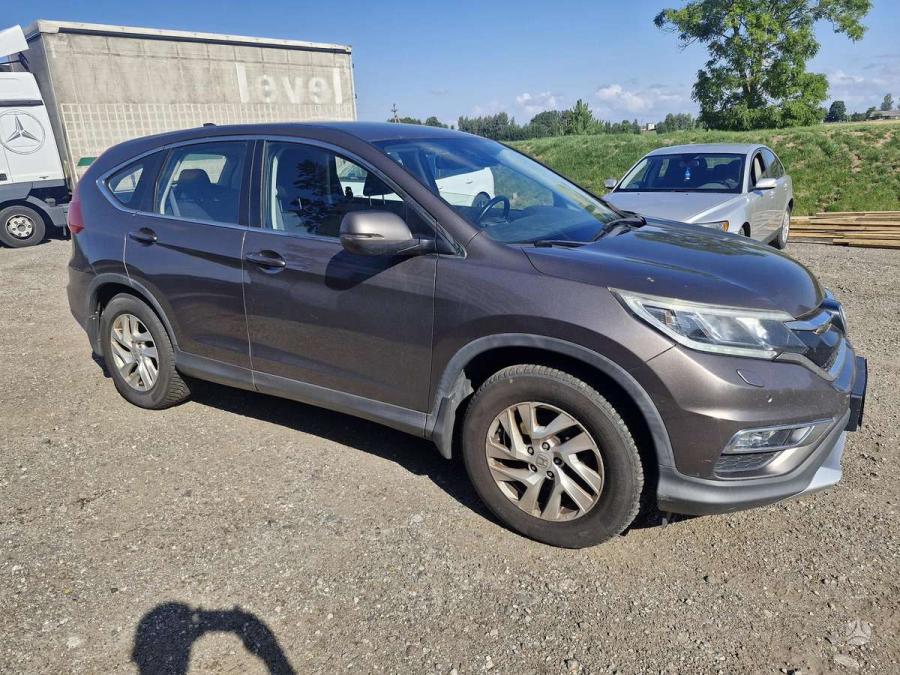 Brown Honda CR-V 2015 in Marijampole, with an engine capacity of 1.60 L and mileage of 450 thousand km for 5500 €, photo 10 on AUTOMOTO.COM.LV