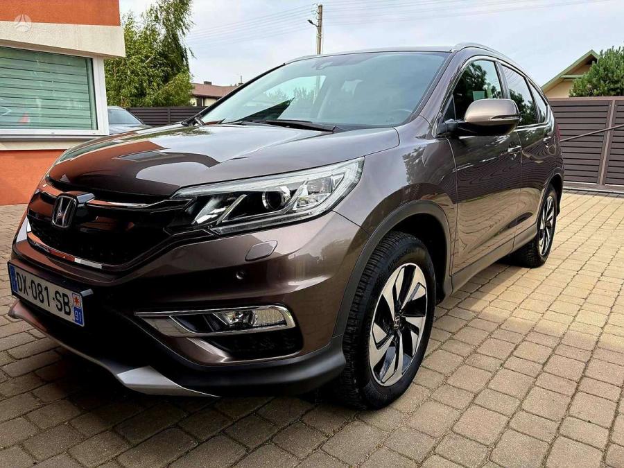 Brown Honda CR-V 2015 in Vilnius, with an engine capacity of 1.60 L and mileage of 180 thousand km for 13800 €, photo 1 on AUTOMOTO.COM.LV
