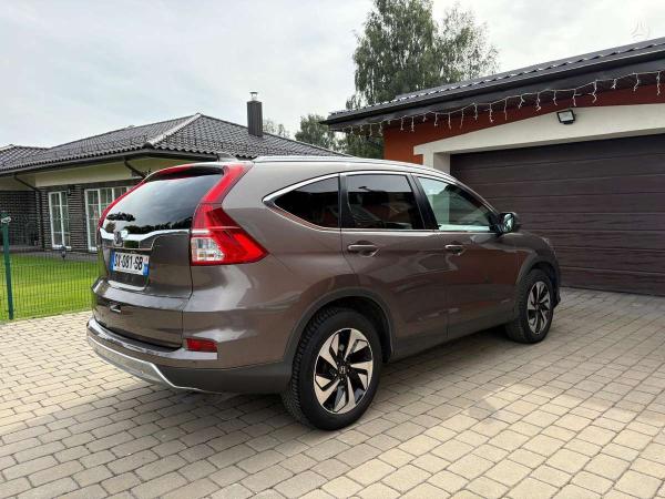 Brūns Honda CR-V 2015 Viļņa, ar dzinēja tilpumu 1.60 L un nobraukumu 180 tūkst. km par 13800 €, foto 4 vietnē AUTOMOTO.COM.LV