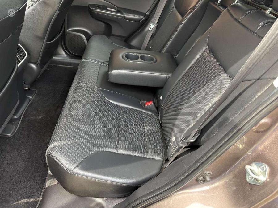 Brown Honda CR-V 2015 in Vilnius, with an engine capacity of 1.60 L and mileage of 180 thousand km for 13800 €, photo 13 on AUTOMOTO.COM.LV