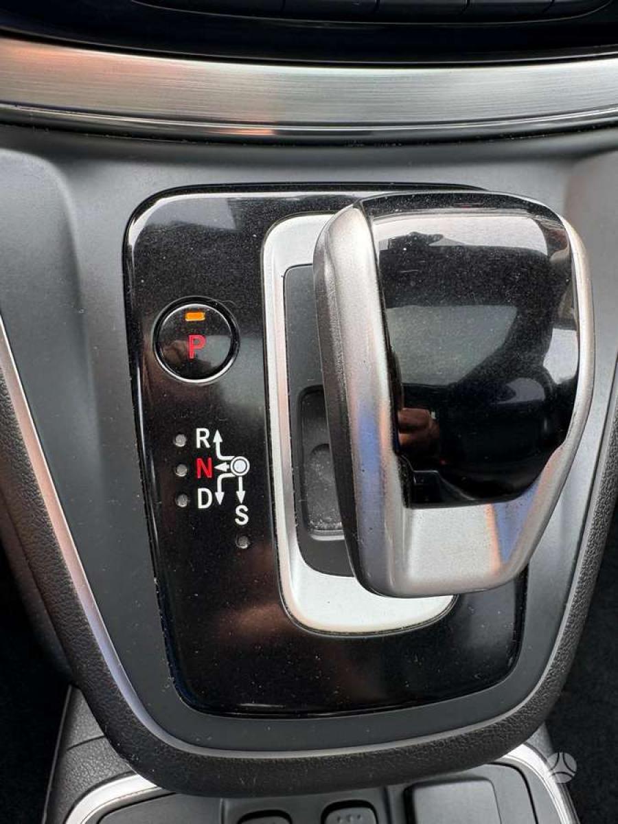 Brown Honda CR-V 2015 in Vilnius, with an engine capacity of 1.60 L and mileage of 180 thousand km for 13800 €, photo 30 on AUTOMOTO.COM.LV