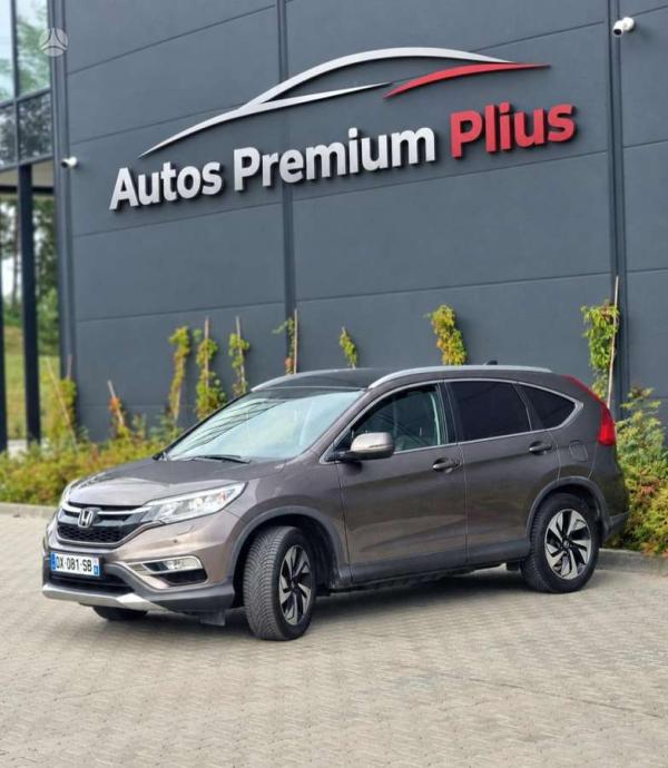 Honda CR-V 2015 in Vilnius on AUTOMOTO.COM.LV Brown Honda CR-V 2015 in Vilnius, with an engine capacity of 1.60 L and mileage of 180 thousand km for 12900 €, photo 1 on AUTOMOTO.COM.LV