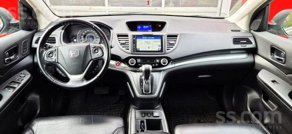 Brown Honda CR-V 2015 in Riga, with an engine capacity of 2.00 L and mileage of 123 thousand km for 15300 €, photo 7 on AUTOMOTO.COM.LV
