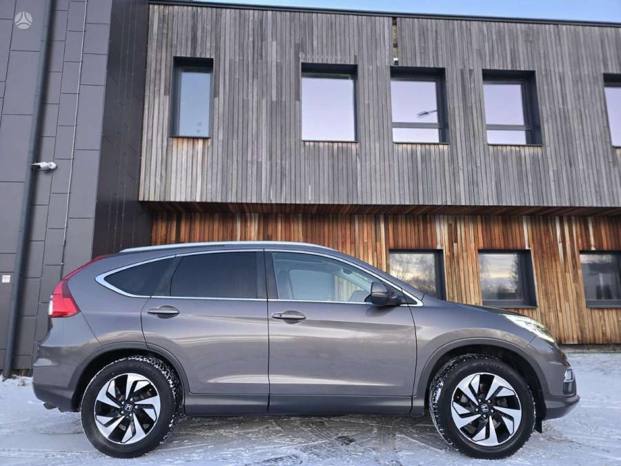 Brūns Honda CR-V 2016 Tauragė, ar dzinēja tilpumu 1.60 L un nobraukumu 91 tūkst. km par 15400 €, foto 5 vietnē AUTOMOTO.COM.LV