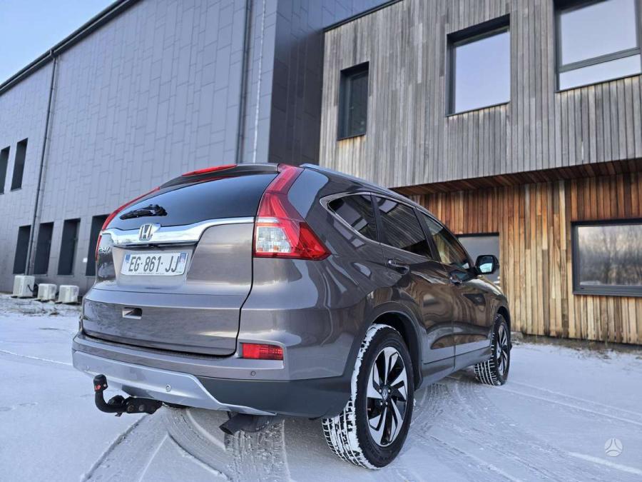 Brūns Honda CR-V 2016 Tauragė, ar dzinēja tilpumu 1.60 L un nobraukumu 91 tūkst. km par 15400 €, foto 7 vietnē AUTOMOTO.COM.LV