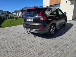 Brown Honda CR-V 2016 in Tallinn, with an engine capacity of 1.60 L and mileage of 132 thousand km for 16500 €, photo 3 on AUTOMOTO.COM.LV