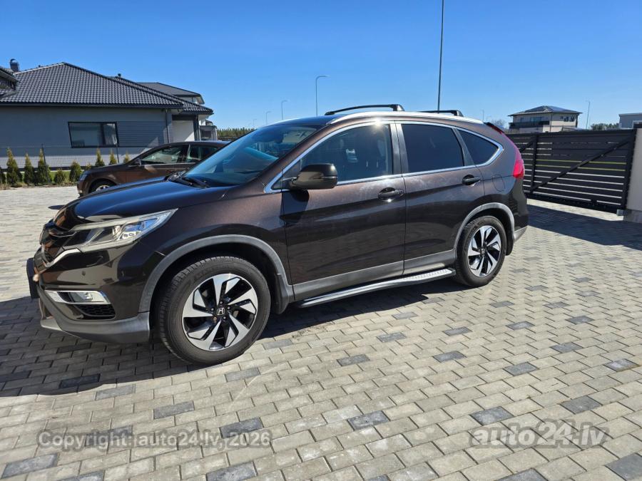 Brown Honda CR-V 2016 in Tallinn, with an engine capacity of 1.60 L and mileage of 132 thousand km for 16500 €, photo 4 on AUTOMOTO.COM.LV