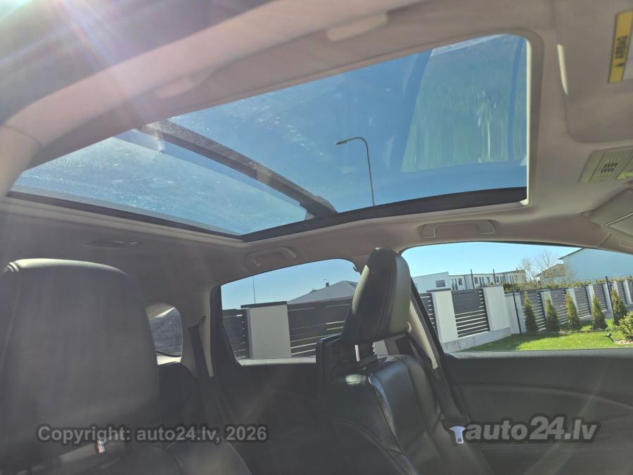 Brown Honda CR-V 2016 in Tallinn, with an engine capacity of 1.60 L and mileage of 132 thousand km for 16500 €, photo 5 on AUTOMOTO.COM.LV