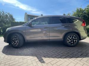 Brown Honda CR-V 2016 in Vilnius, with an engine capacity of 1.60 L and mileage of 322 thousand km for 9100 €, photo 5 on AUTOMOTO.COM.LV