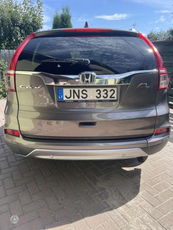 Brown Honda CR-V 2016 in Vilnius, with an engine capacity of 1.60 L and mileage of 322 thousand km for 9100 €, photo 11 on AUTOMOTO.COM.LV