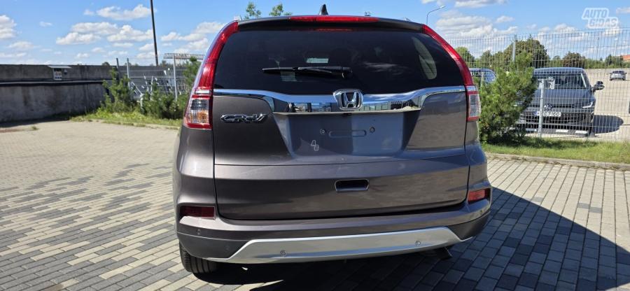 Brūns Honda CR-V 2016 Šauļi, ar dzinēja tilpumu 1.60 L un nobraukumu 212 tūkst. km par 13200 €, foto 13 vietnē AUTOMOTO.COM.LV