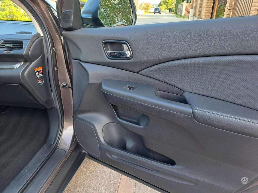 Brūns Honda CR-V 2016 Prienai, ar dzinēja tilpumu 1.60 L un nobraukumu 294 tūkst. km par 11900 €, foto 16 vietnē AUTOMOTO.COM.LV