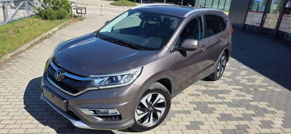 Brown Honda CR-V 2016 in Siauliai, with an engine capacity of 1.60 L and mileage of 212 thousand km for 12999 €, photo 1 on AUTOMOTO.COM.LV