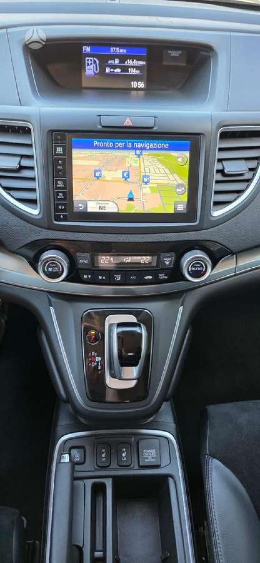 Brown Honda CR-V 2016 in Siauliai, with an engine capacity of 1.60 L and mileage of 212 thousand km for 12999 €, photo 30 on AUTOMOTO.COM.LV