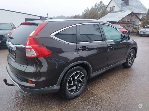 Brūns Honda CR-V 2017 Utena, ar dzinēja tilpumu 1.60 L un nobraukumu 249 tūkst. km par 10800 €, foto 4 vietnē AUTOMOTO.COM.LV