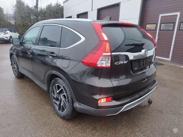 Brūns Honda CR-V 2017 Utena, ar dzinēja tilpumu 1.60 L un nobraukumu 249 tūkst. km par 10800 €, foto 5 vietnē AUTOMOTO.COM.LV