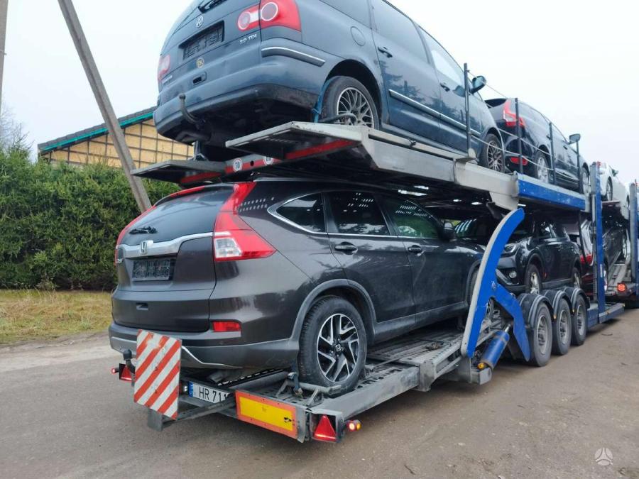 Brown Honda CR-V 2017 in Utena, with an engine capacity of 1.60 L and mileage of 249 thousand km for 10800 €, photo 23 on AUTOMOTO.COM.LV