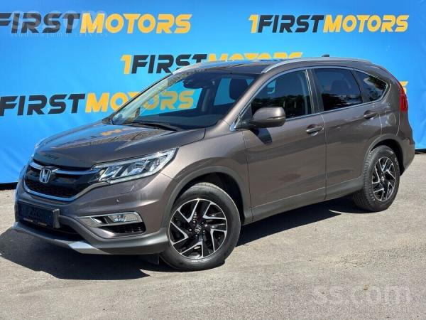 Brown Honda CR-V 2017 in Riga, with an engine capacity of 1.60 L and mileage of 123 thousand km for 12950 €, photo 1 on AUTOMOTO.COM.LV