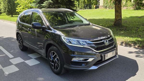 Brown Honda CR-V 2017 in Panevezys, with an engine capacity of 1.60 L and mileage of 260 thousand km for 11200 €, photo 1 on AUTOMOTO.COM.LV