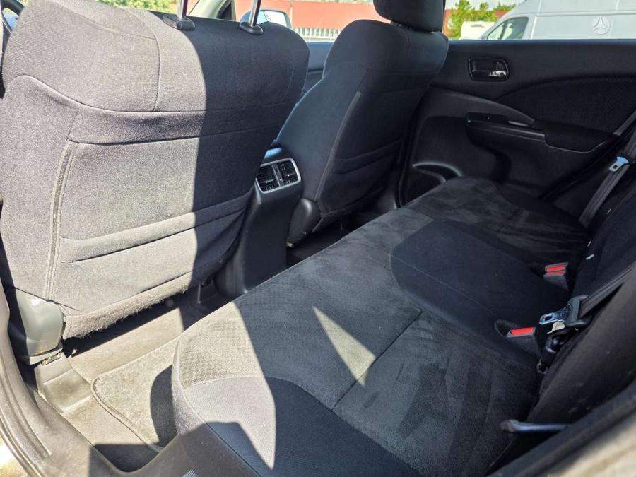 Brown Honda CR-V 2017 in Marijampole, with an engine capacity of 1.60 L and mileage of 302 thousand km for 8800 €, photo 10 on AUTOMOTO.COM.LV