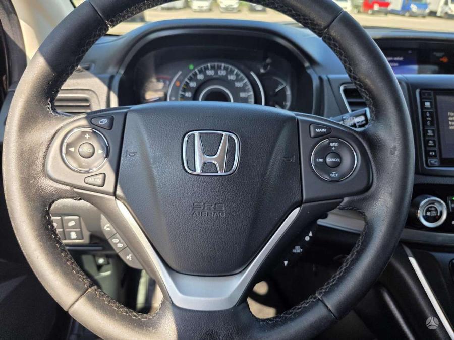 Brown Honda CR-V 2017 in Marijampole, with an engine capacity of 1.60 L and mileage of 302 thousand km for 8800 €, photo 14 on AUTOMOTO.COM.LV