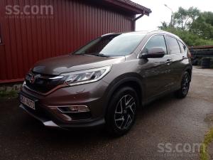 Brown Honda CR-V 2017 in Liepaja, with an engine capacity of 1.60 L and mileage of 222 thousand km for 11950 €, photo 5 on AUTOMOTO.COM.LV