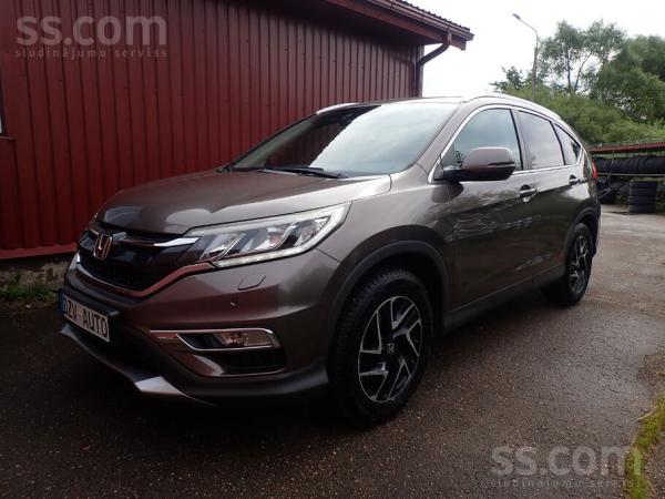 Brown Honda CR-V 2017 in Liepaja, with an engine capacity of 1.60 L and mileage of 222 thousand km for 11950 €, photo 4 on AUTOMOTO.COM.LV