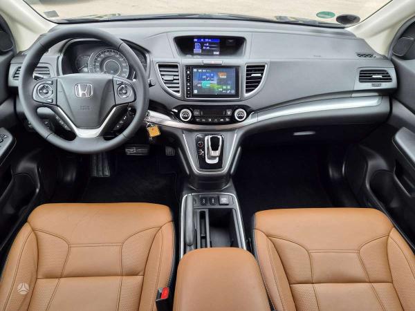 Brown Honda CR-V 2017 in Mazeikiai, with an engine capacity of 1.60 L and mileage of 268 thousand km for 10800 €, photo 9 on AUTOMOTO.COM.LV