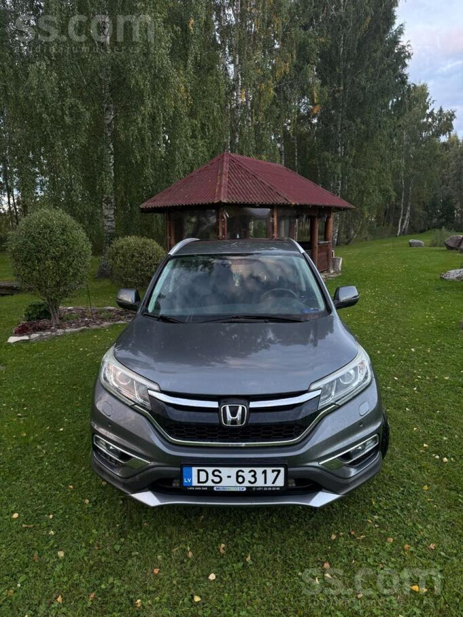 Brown Honda CR-V 2017 in Valka, with an engine capacity of 1.60 L and mileage of 23 thousand km for 12500 €, photo 10 on AUTOMOTO.COM.LV