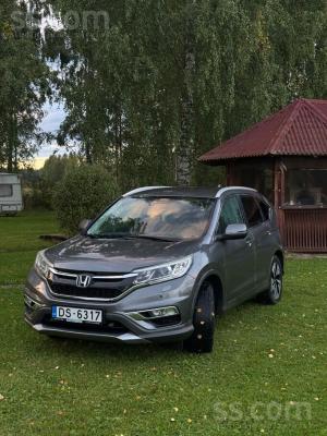 Brown Honda CR-V 2017 in Valka, with an engine capacity of 1.60 L and mileage of 23 thousand km for 12500 €, photo 11 on AUTOMOTO.COM.LV