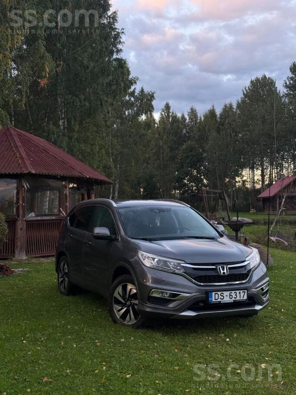 Brown Honda CR-V 2017 in Valka, with an engine capacity of 1.60 L and mileage of 231 thousand km for 12500 €, photo 1 on AUTOMOTO.COM.LV