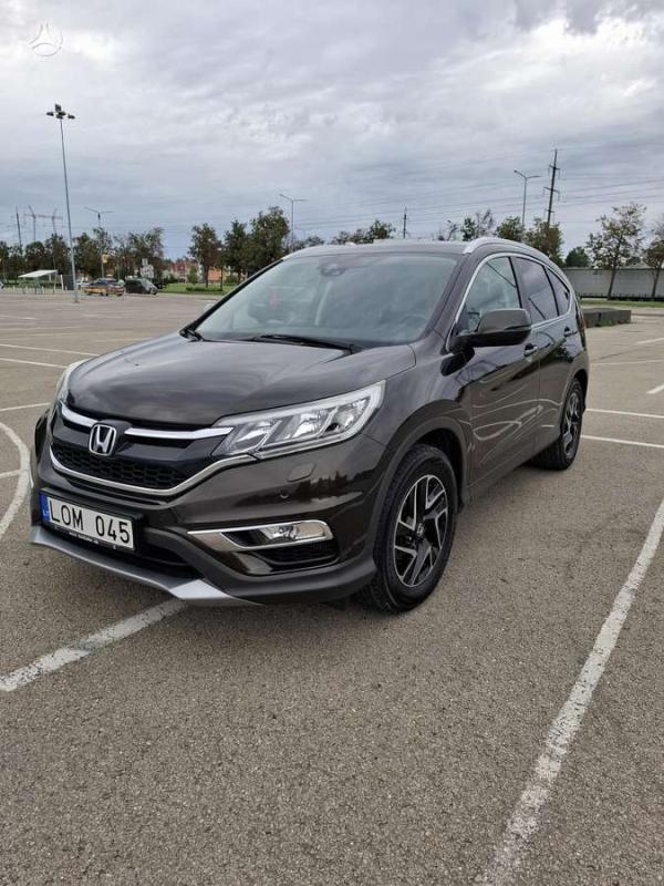 Brūns Honda CR-V 2017 Šauļi, ar dzinēja tilpumu 1.60 L un nobraukumu 161 tūkst. km par 13700 €, foto 1 vietnē AUTOMOTO.COM.LV