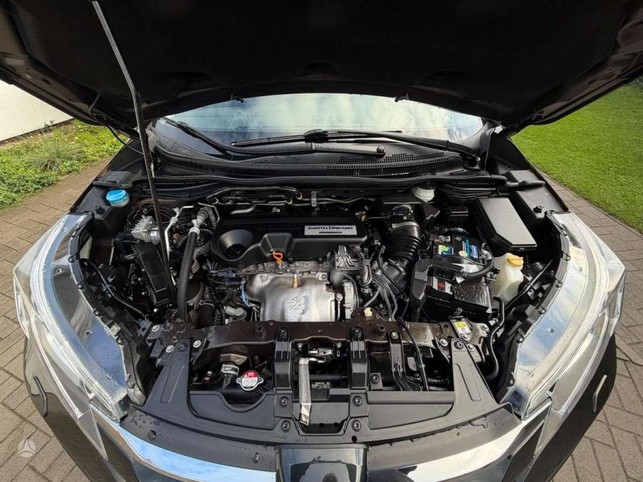 Brown Honda CR-V 2018 in Kaunas, with an engine capacity of 1.60 L and mileage of 199 thousand km for 14800 €, photo 17 on AUTOMOTO.COM.LV