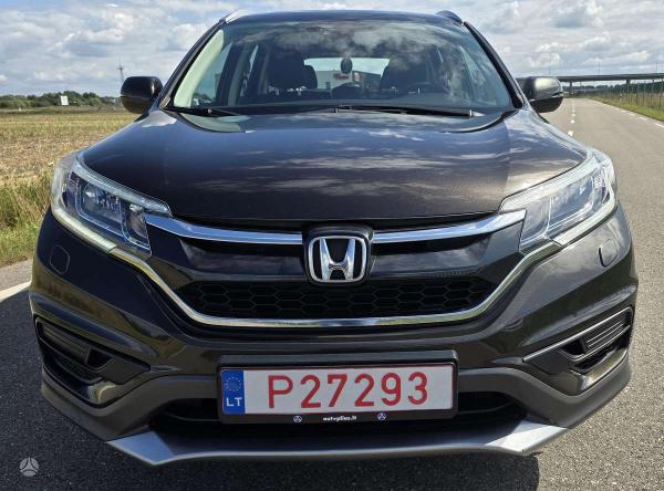 Brown Honda CR-V 2018 in Kaunas, with an engine capacity of 1.60 L and mileage of 300 thousand km for 10750 €, photo 2 on AUTOMOTO.COM.LV