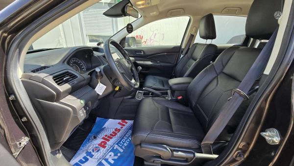 Brown Honda CR-V 2018 in Kaunas, with an engine capacity of 1.60 L and mileage of 300 thousand km for 10750 €, photo 8 on AUTOMOTO.COM.LV