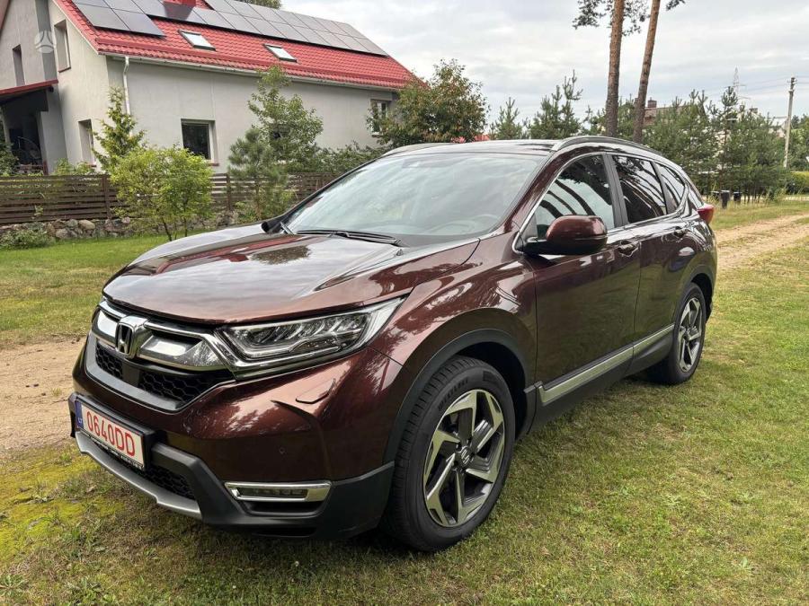 Brown Honda CR-V 2018 in Varena, with an engine capacity of 1.50 L and mileage of 240 thousand km for 17500 €, photo 3 on AUTOMOTO.COM.LV