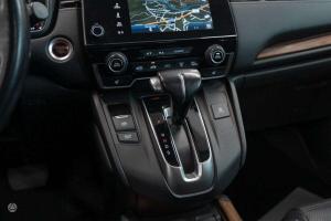 Brown Honda CR-V 2019 in Vilnius, with an engine capacity of 1.50 L and mileage of 120 thousand km for 21500 €, photo 18 on AUTOMOTO.COM.LV