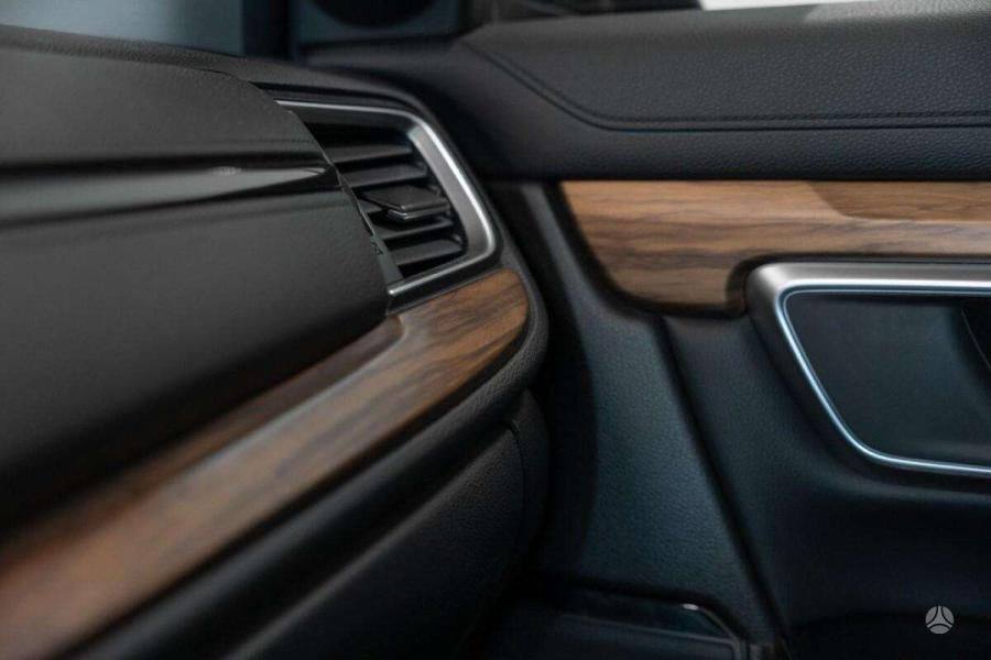 Brown Honda CR-V 2019 in Vilnius, with an engine capacity of 1.50 L and mileage of 120 thousand km for 21500 €, photo 20 on AUTOMOTO.COM.LV