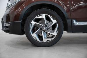 Brown Honda CR-V 2019 in Vilnius, with an engine capacity of 1.50 L and mileage of 120 thousand km for 21500 €, photo 26 on AUTOMOTO.COM.LV