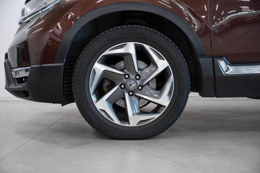 Brown Honda CR-V 2019 in Vilnius, with an engine capacity of 1.50 L and mileage of 120 thousand km for 21500 €, photo 26 on AUTOMOTO.COM.LV