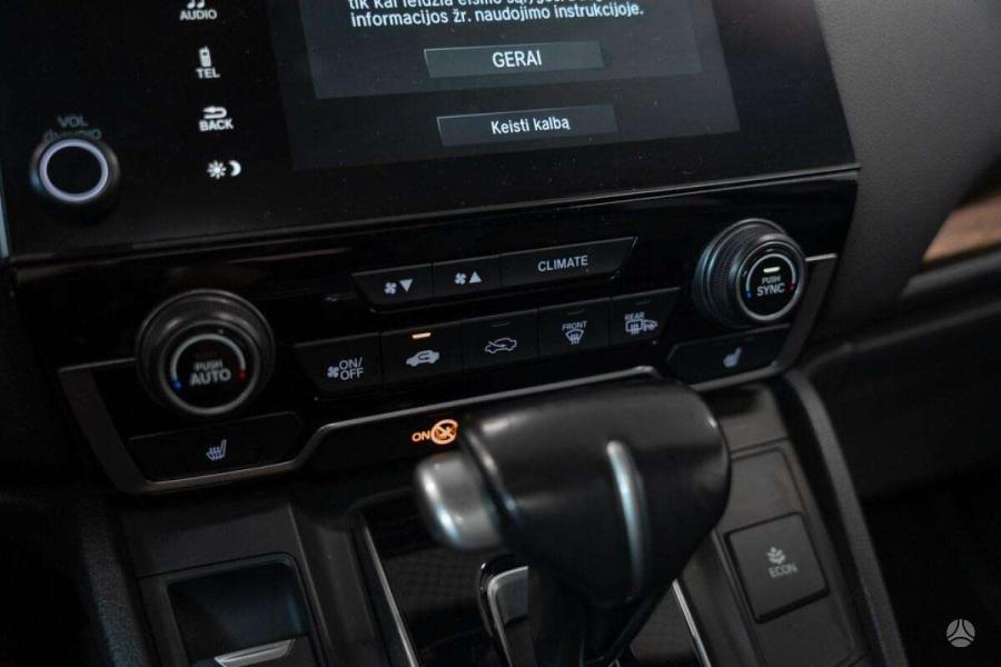Brown Honda CR-V 2019 in Vilnius, with an engine capacity of 1.50 L and mileage of 120 thousand km for 19800 €, photo 17 on AUTOMOTO.COM.LV