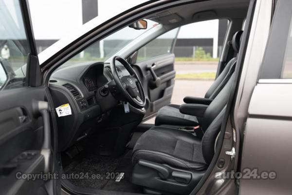 Brown Honda CR-V 2010 in Tallinn, with an engine capacity of 2.00 L and mileage of 105 thousand km for 8499 €, photo 11 on AUTOMOTO.COM.LV