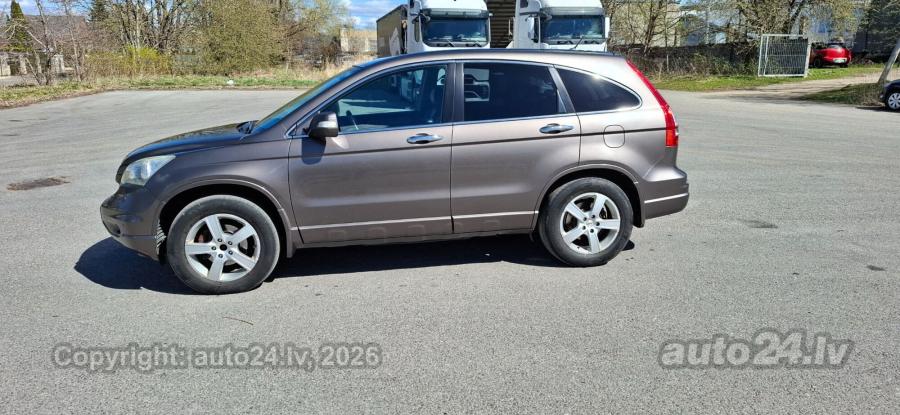 Brūns Honda CR-V 2010 Tallina, ar dzinēja tilpumu 2.20 L un nobraukumu 277 tūkst. km par 8999 €, foto 1 vietnē AUTOMOTO.COM.LV