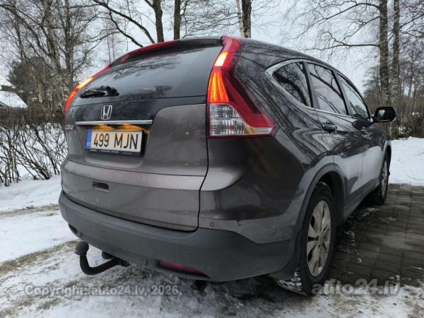Brūns Honda CR-V 2014 Tallina, ar dzinēja tilpumu 1.60 L un nobraukumu 134 tūkst. km par 11490 €, foto 3 vietnē AUTOMOTO.COM.LV