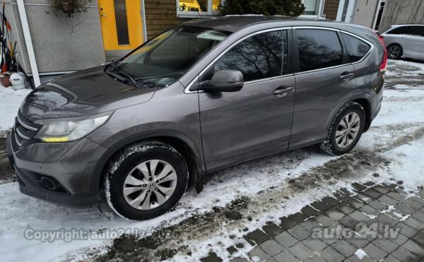 Brūns Honda CR-V 2014 Tallina, ar dzinēja tilpumu 1.60 L un nobraukumu 134 tūkst. km par 11490 €, foto 8 vietnē AUTOMOTO.COM.LV
